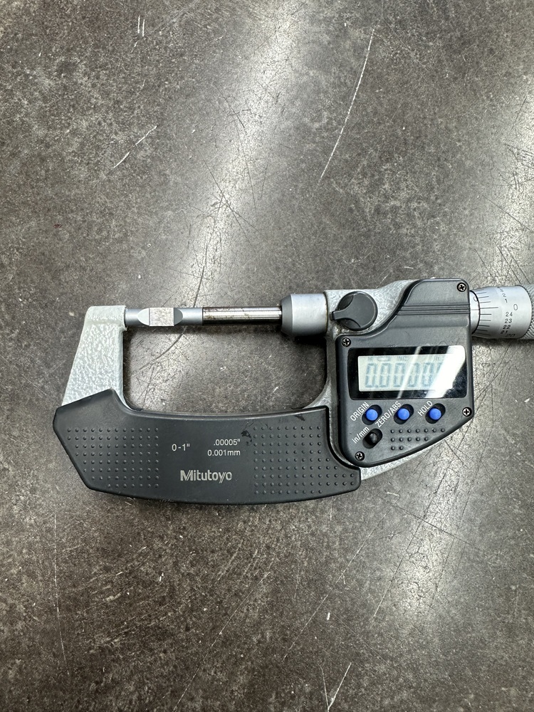 Mitutoyo 422-371-30 0-1" Digital Blade Micrometer | Lambert Pawn Shop