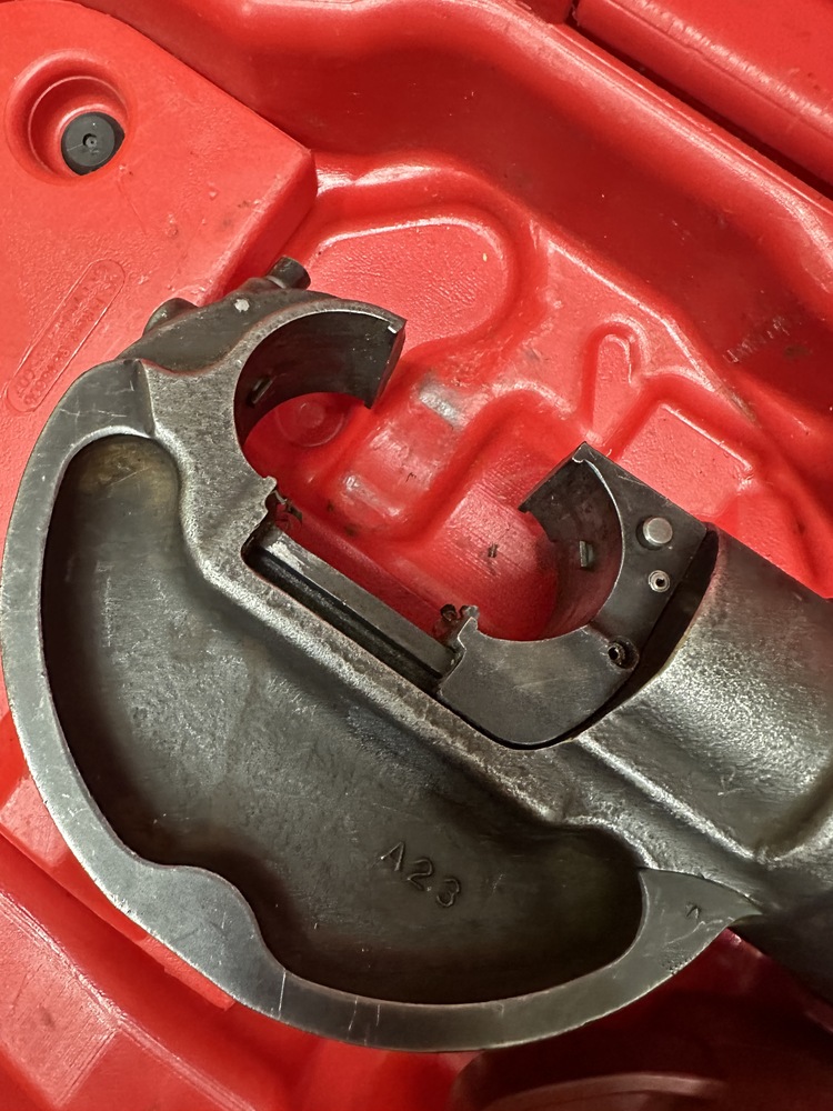 Burndy PAT750LI Hydraulic Battery Operated Crimper Patriot Crimping ...