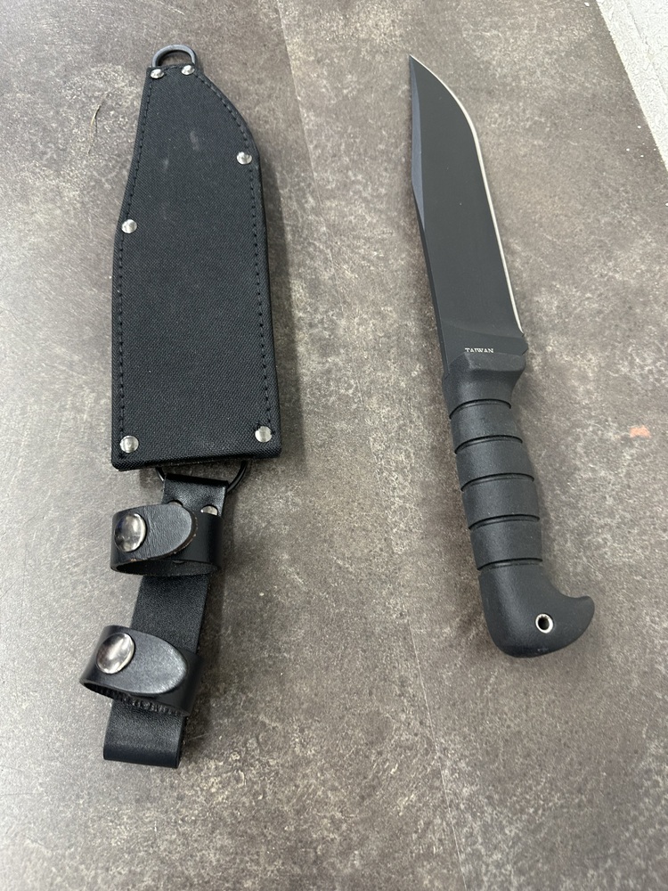 KA BAR KNIVE 1277 LARGE HEAVY FIXED BLADE BOWIE KNIFE | Lambert Pawn Shop