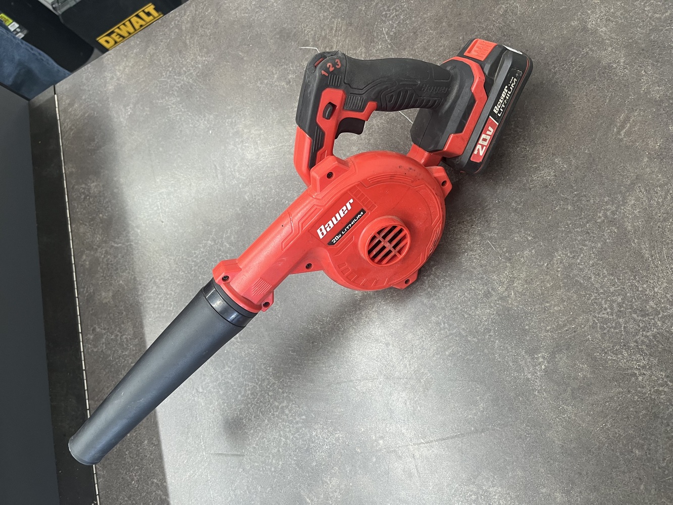BAUER 1916C-B COMPACT CORDLESS BLOWER W BATTERY | Lambert Pawn Shop
