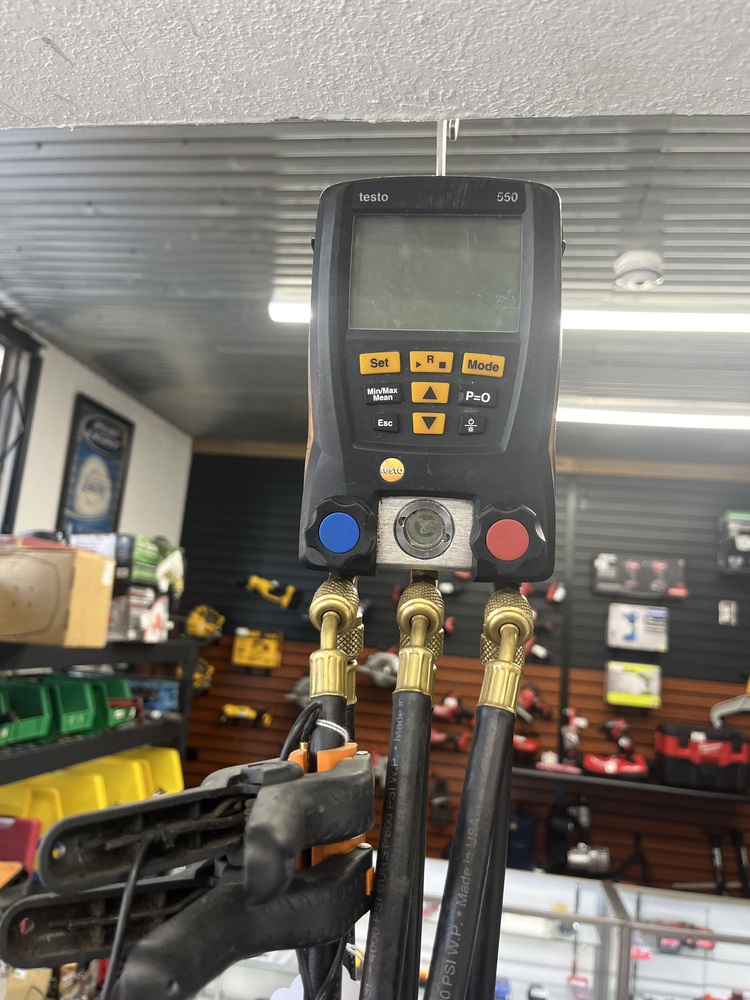 TESTO MODEL 550 DIGITAL MANIFOLD W CABLES | Lambert Pawn Shop