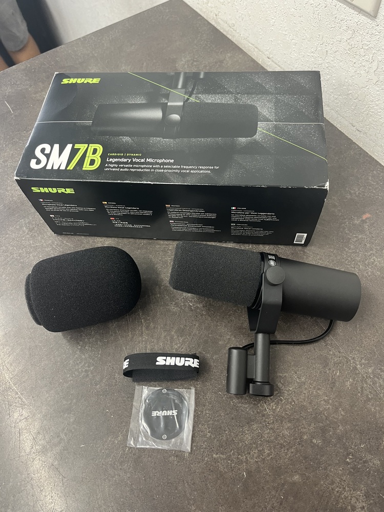 SHURE SM7B MICROPHONE CARDIOD DYNAMIC LEGENDARY VOCAL MICROPHONE ...