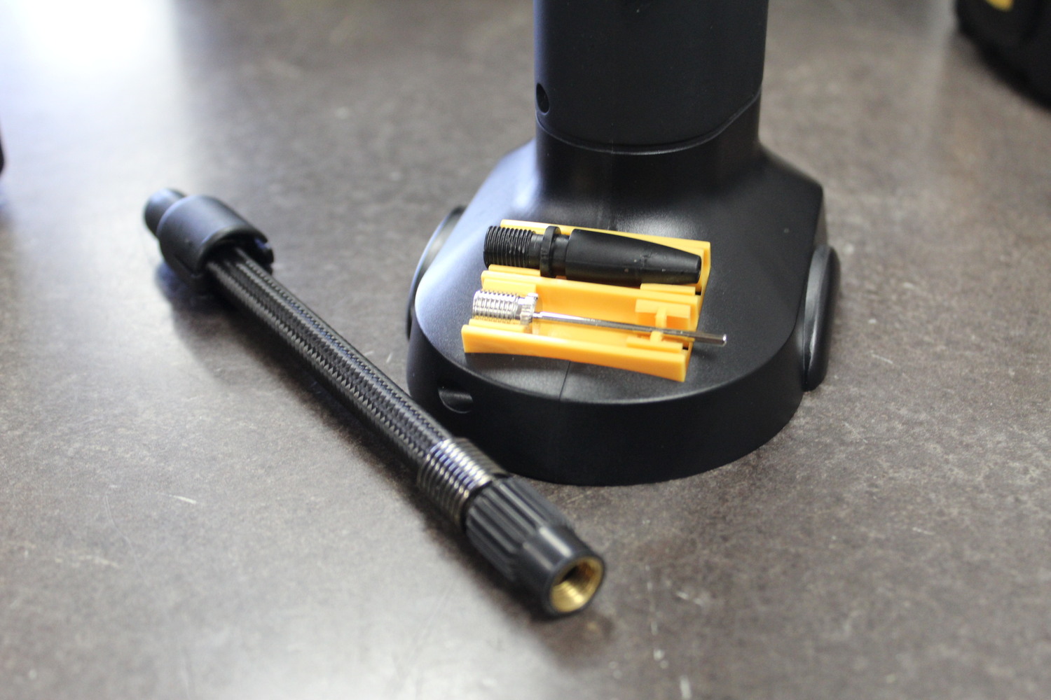 Airman Airgun Mobile Inflator w/ Carrying Case *Read Description ...