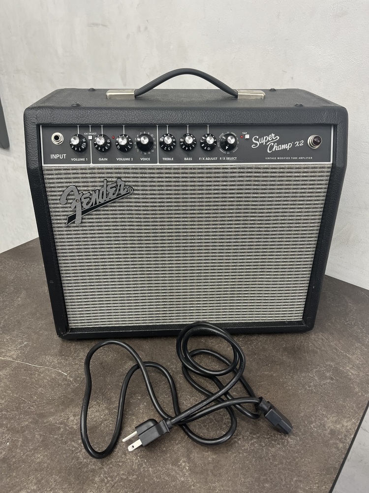 FENDER SUPER CHAMP X2 GUITAR AMPLIFIER 2 CHANNEL 15 WATT 1X10 | Lambert Pawn Shop